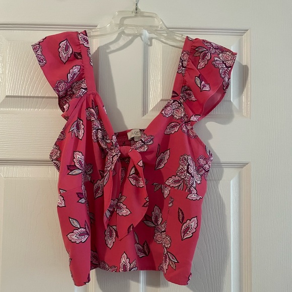 LOFT | Tops | Loft Outlet Pink Sweetheart Floral Front Bow Tie Ruffle ...